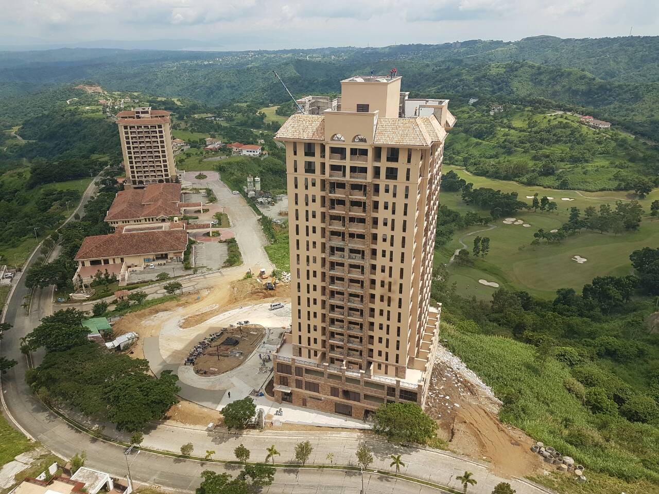 Splendido Taal Towers (Tower 1) - Sta. Lucia Land Inc.