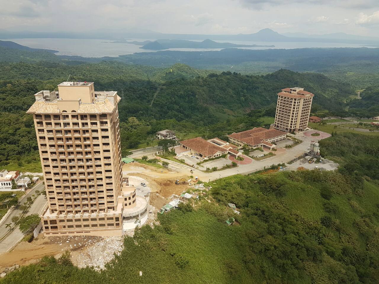 Splendido Taal Towers (Tower 1) - Sta. Lucia Land Inc.